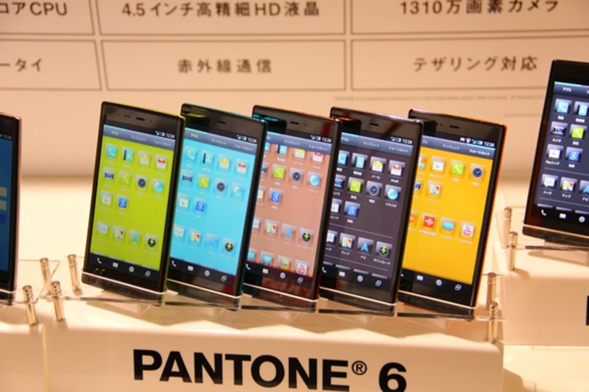 SoftBank「PANTONE 6 200SH」、12月21日より発売開始 | アプリオ